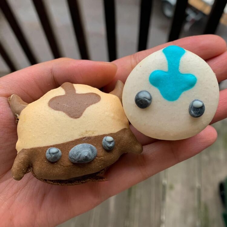 Frog-Shaped Matcha White Chocolate Macarons - Bites by Bianca