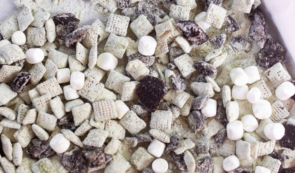 Oreo Matcha Muddy Buddies AKA Matcha Puppy Chow | Bites by Bianca