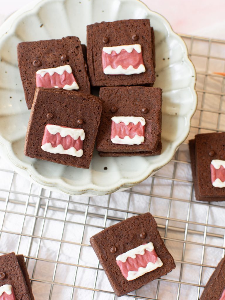 Double Chocolate Shortbread Cookies w/ Nutella (Domo cookies!) • Bites ...