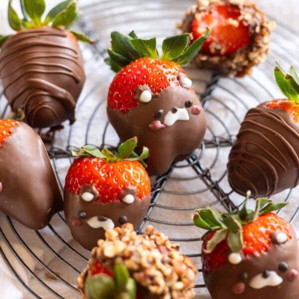 Bunny White Chocolate-Covered Strawberries
